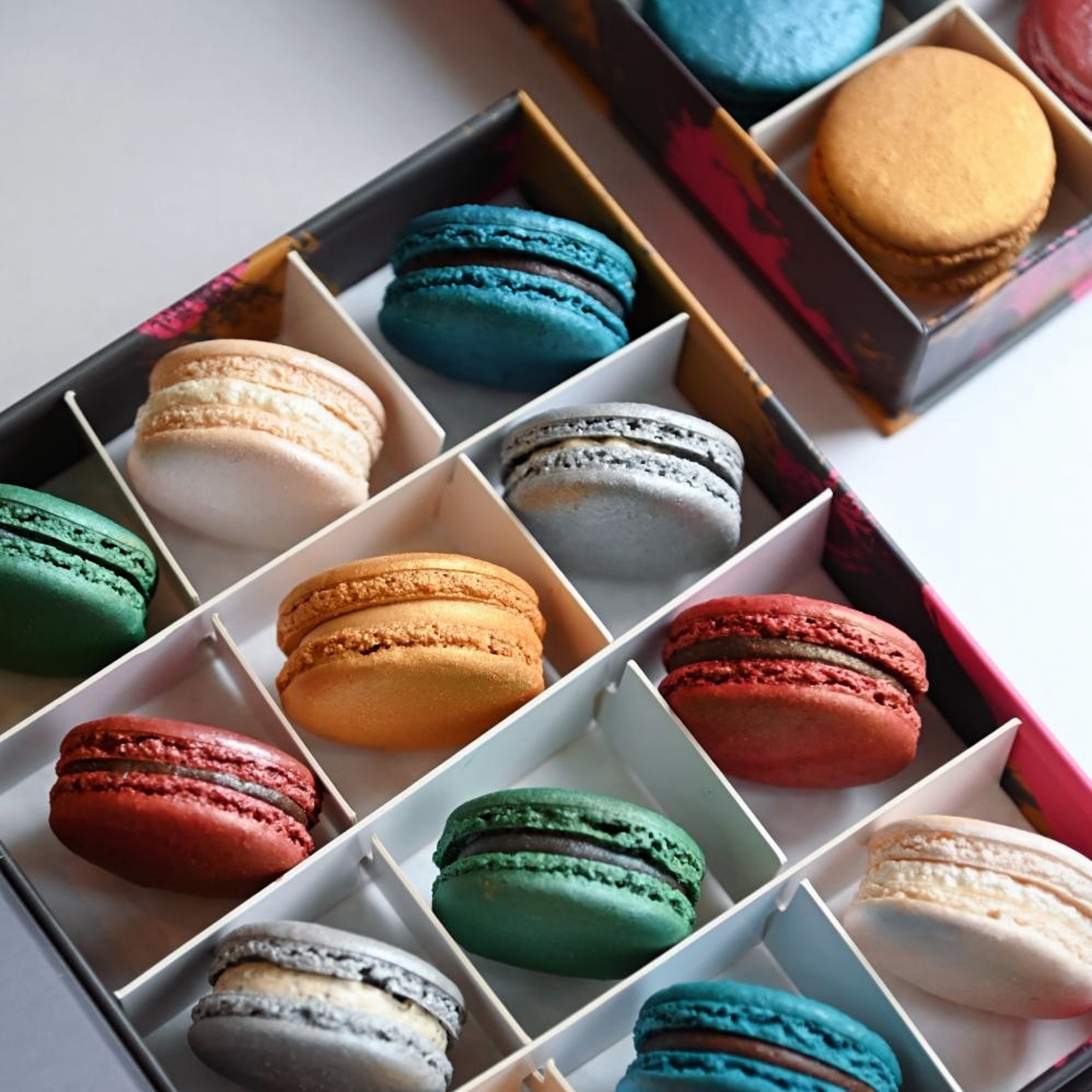 Metallic Macaron Gift Box – Mademoiselle Macaron