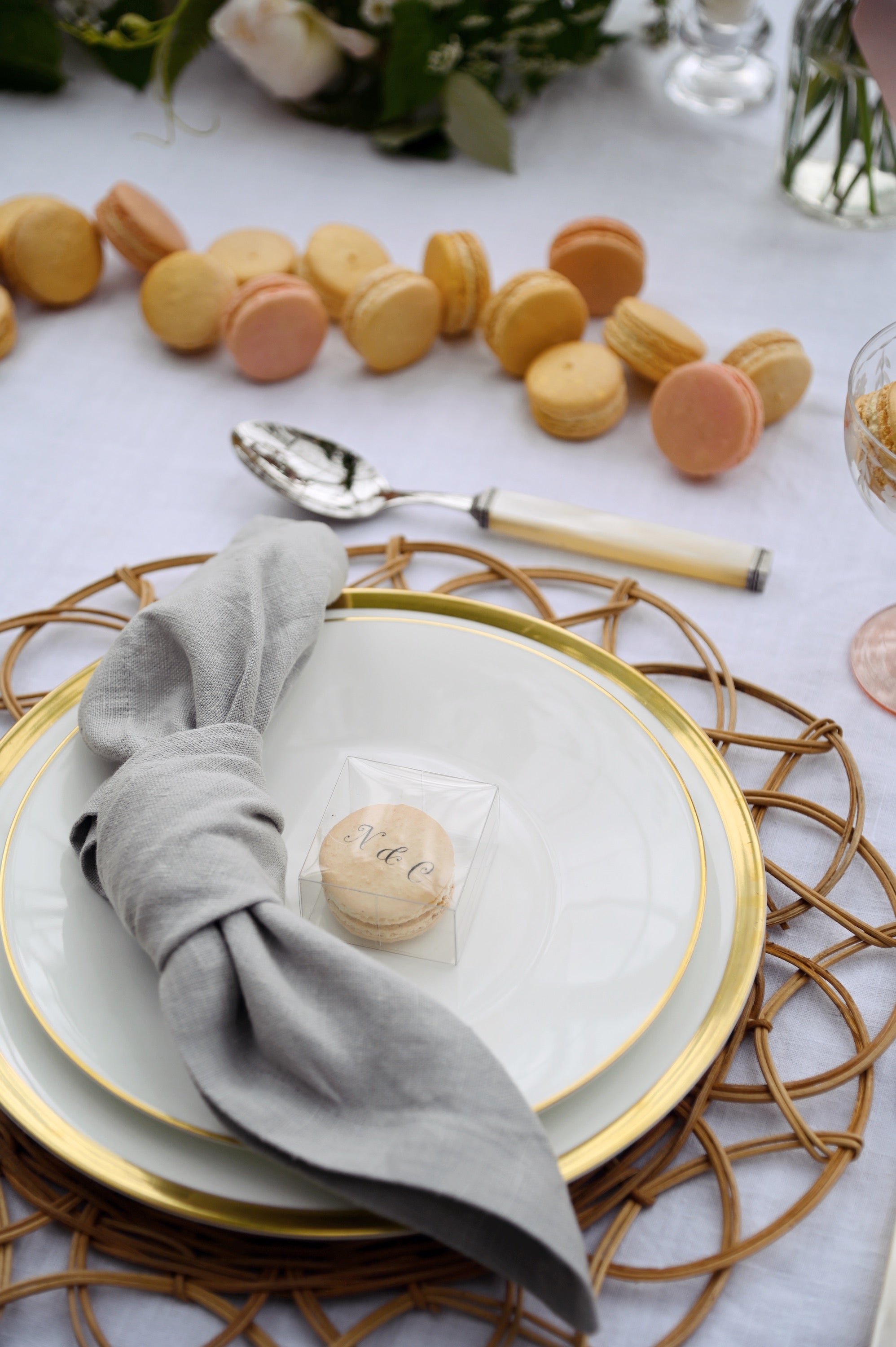 Place Name Macaron Favours – Mademoiselle Macaron