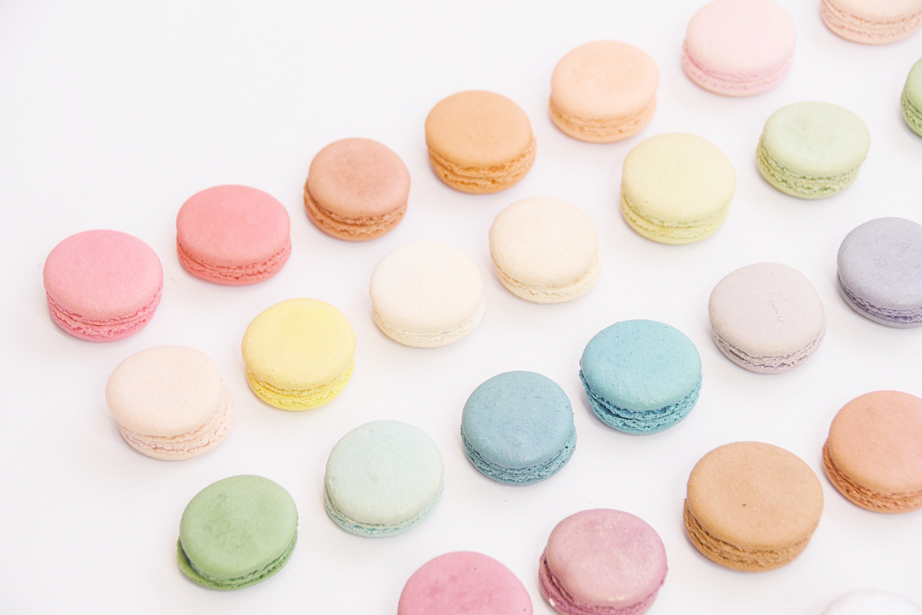 Bespoke Macaron Favours with Photo – Mademoiselle Macaron